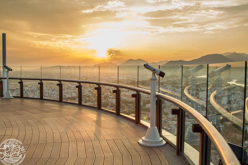Đi "quẫy" ở Skylight Rooftop: Bar đỉnh nhất Nha Trang - Nha Trang Review